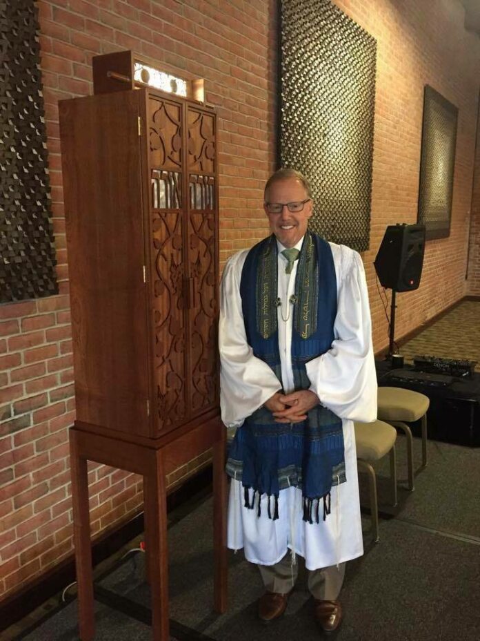 Meet Wandering Rabbi Howard Cove, Who Built ‘a Synagogue Without Walls ...