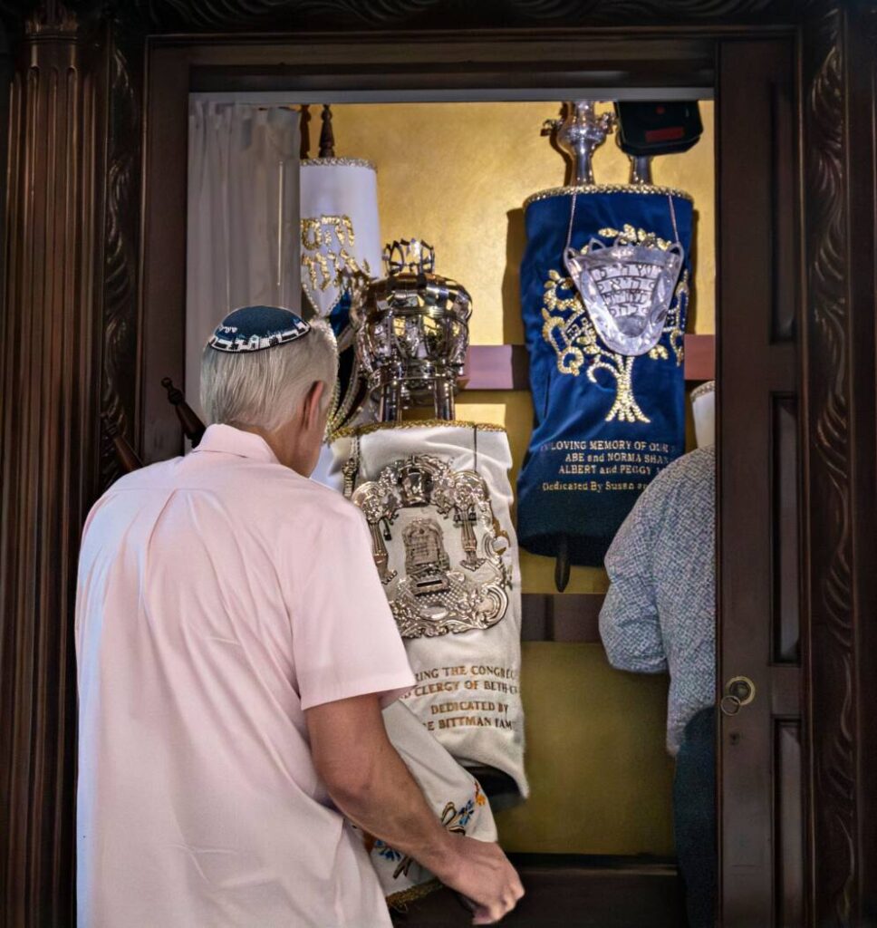 Shaare Shamayim Moves Gates, Keeps Spirit - Philadelphia Jewish Exponent