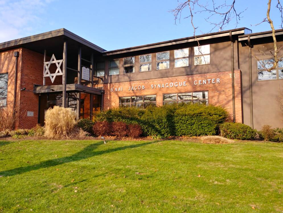 B’nai Jacob Links Generations, Explores New Tradition - Philadelphia ...